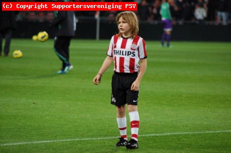 Mascotte Stan zag PSV winnen - 27 nov 2011 - Nieuws - Supportersvereniging PSV